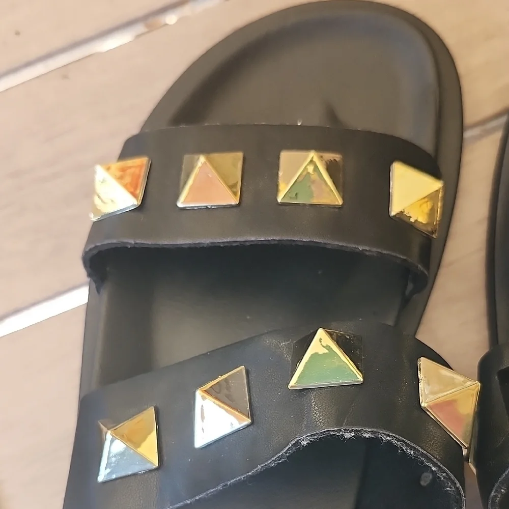 Qupid | Shoes | Black Sandals With Gold Pyramid Studs | Poshmark